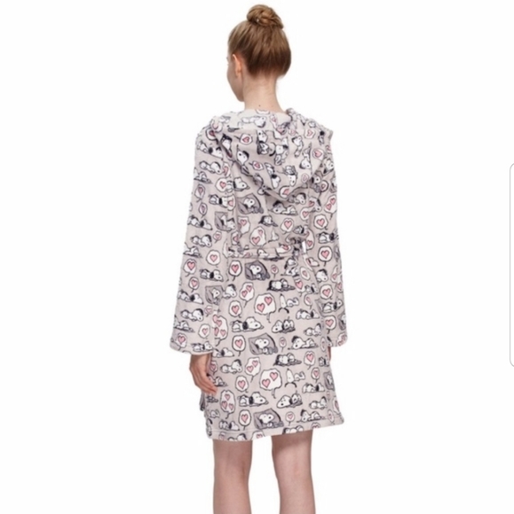 Berkshire | Intimates & Sleepwear | Peanuts Snoopy Plush Robe | Poshmark